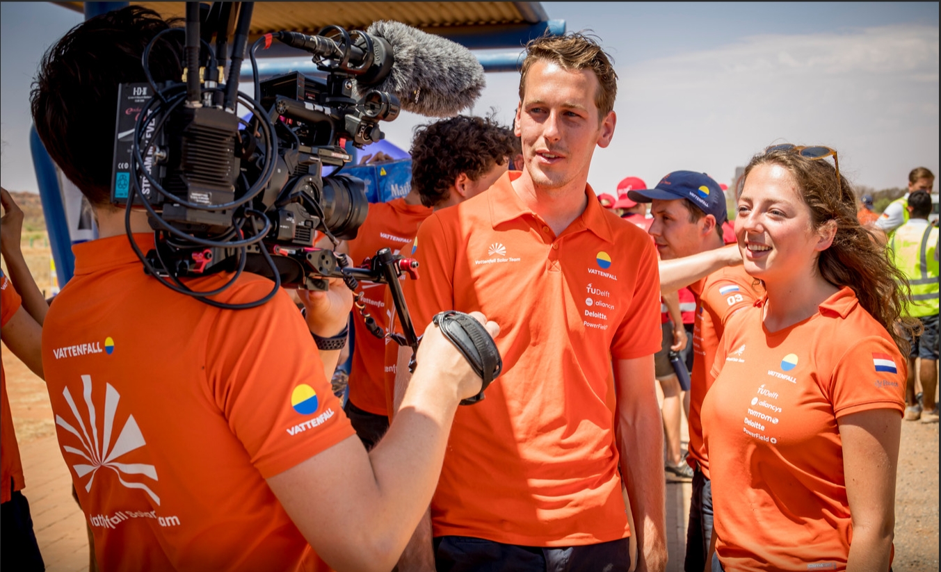 Zonneauto op laatste dag race uitgebrand | Koudum.nl